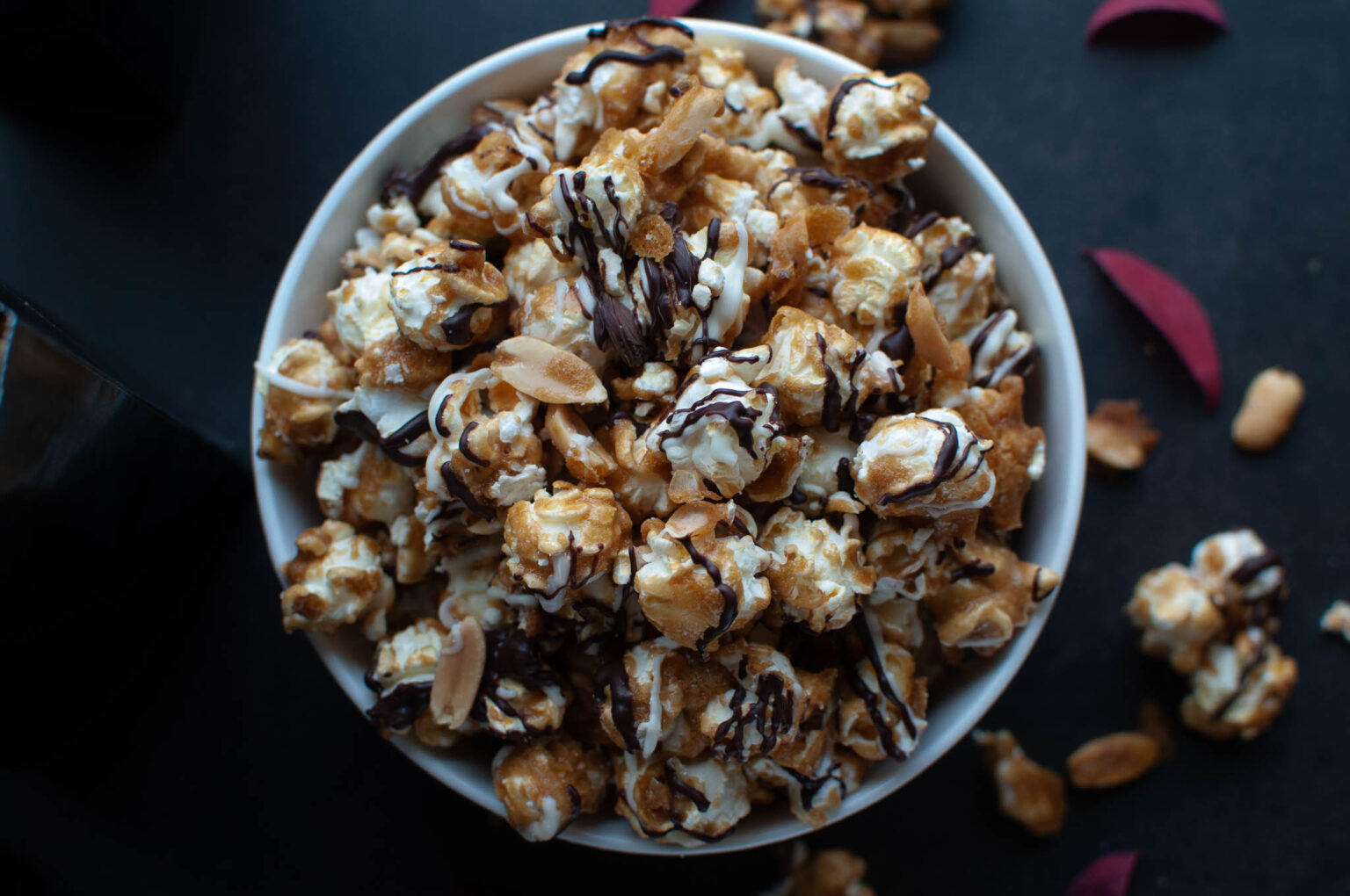 Chocolate Drizzle Caramel Popcorn - Eating Between the Lines